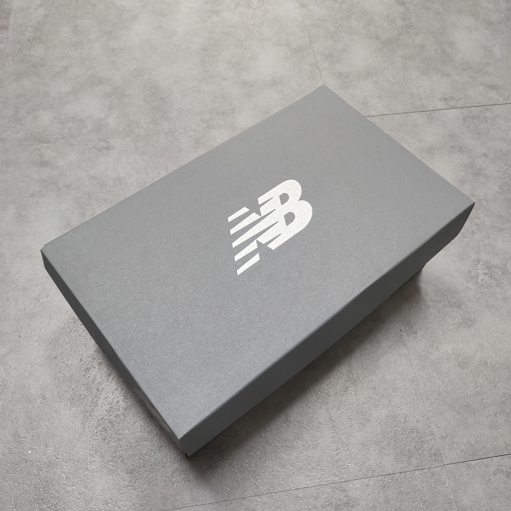 Box New Balance chính hãng (tặng kèm giấy nến) | Shopee Việt Nam
