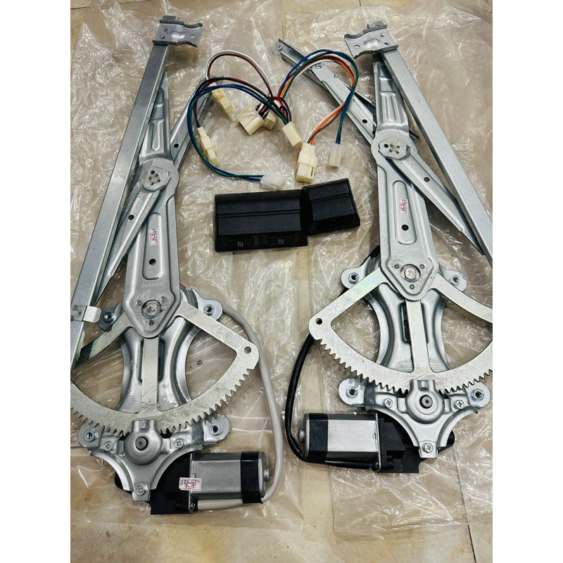 Bộ compa mô tơ công tắc chế lên kính điện cho Toyota Hiace | Shopee ...