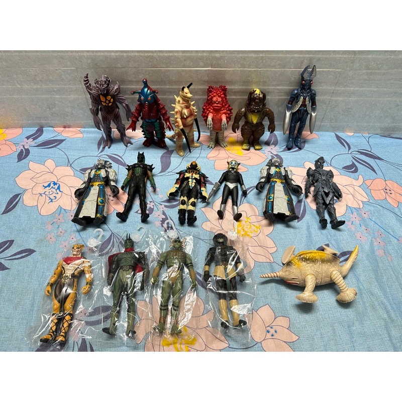 Mô hình quái vật monster khủng long côn trùng quái thú đột biến kinh dị ...