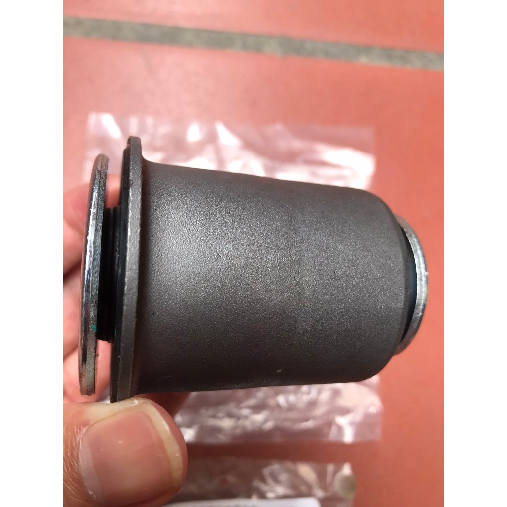 Cao su càng A (trên - dưới) Ford Ranger (2013-2018), Everest (2015-2020 ...