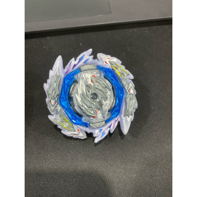 Con quay Beyblade Burst guilty Longinus Takara Tomy 2nd | Shopee Việt Nam