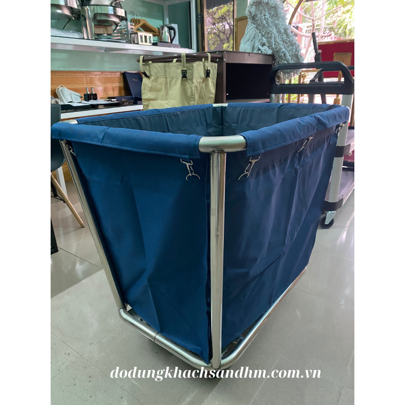 Xe thu dọn đồ dơ, xe đẩy đồ vải bẩn E4-C, xe trolley chuyên dụng khách ...