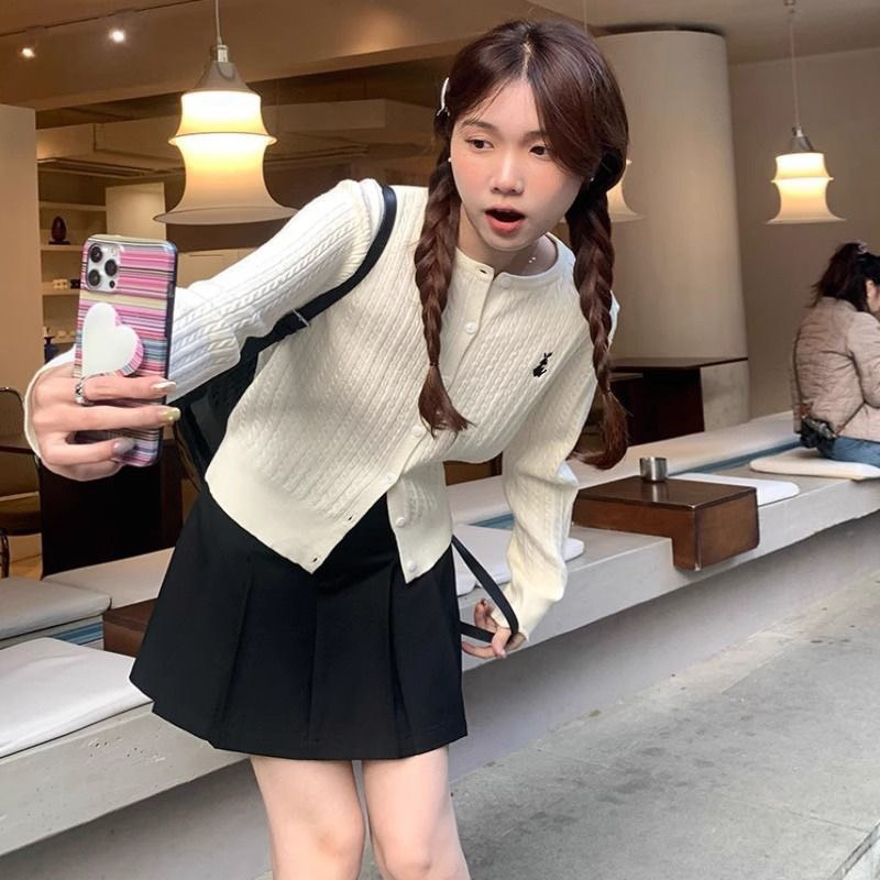 [SẴN/LOẠI 1] Áo Cardigan ôm len mềm thêu logo thỏ | Shopee Việt Nam