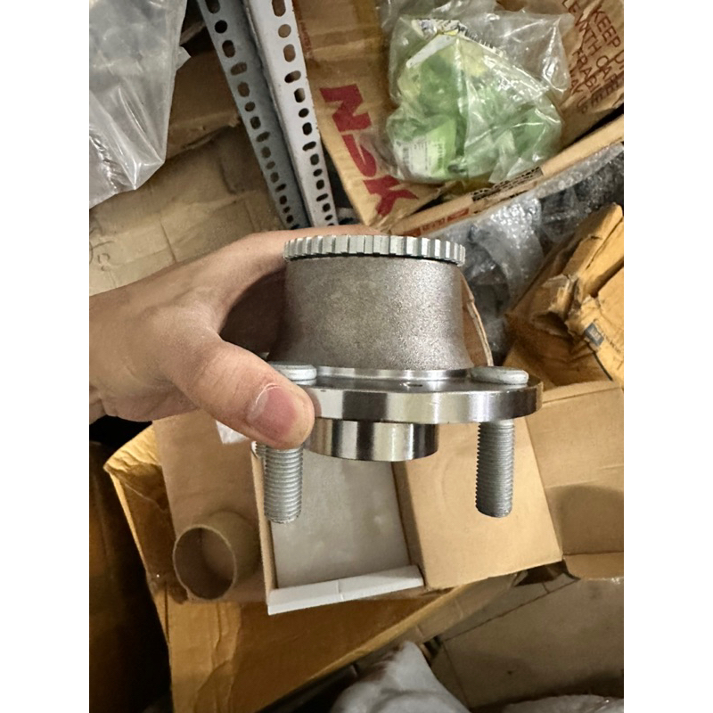 Cụm moay ơ sau Gentra,Aveo,Spark(Matiz 4) | Shopee Việt Nam