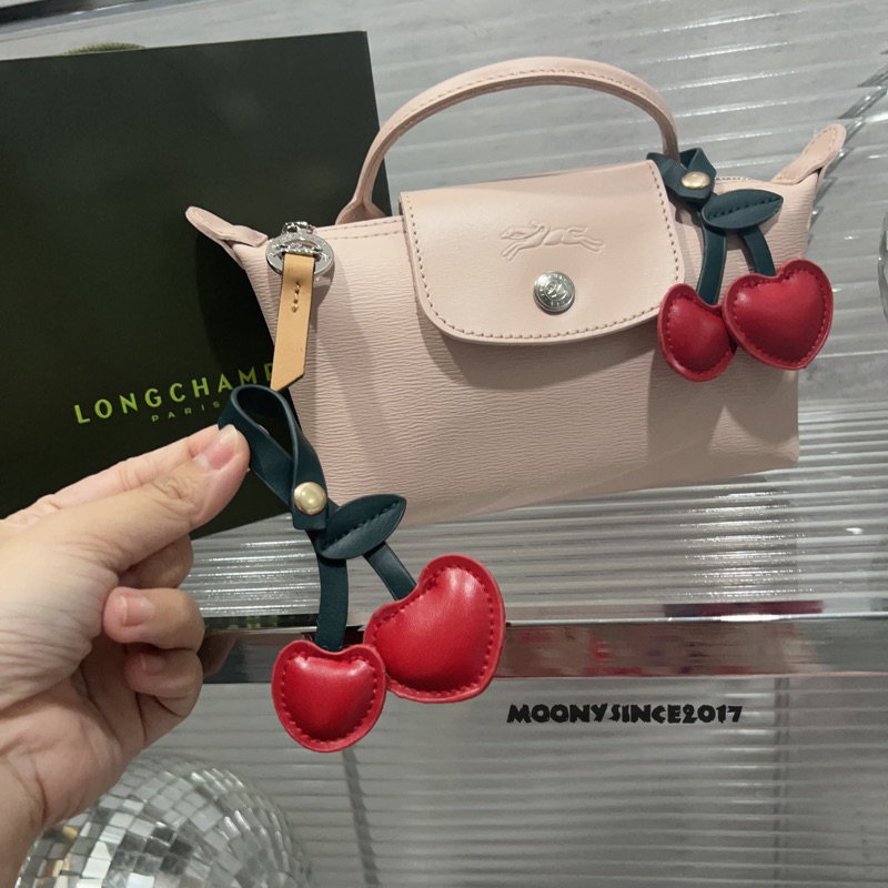 Charm Cherry Longchamp để treo túi xách | Shopee Việt Nam
