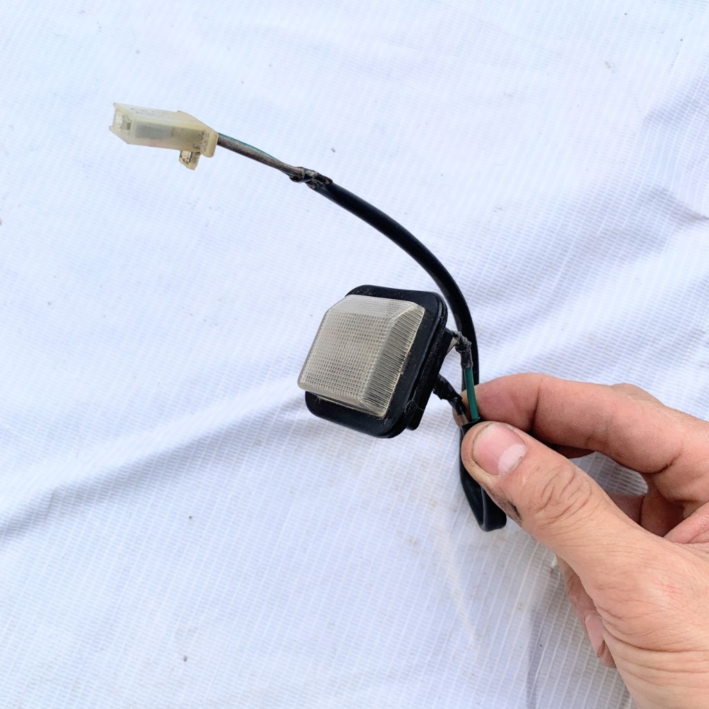 Đèn cốp sau để đồ xe ga attila victoria/đèn cốp sym (hàng zin tháo xe ...