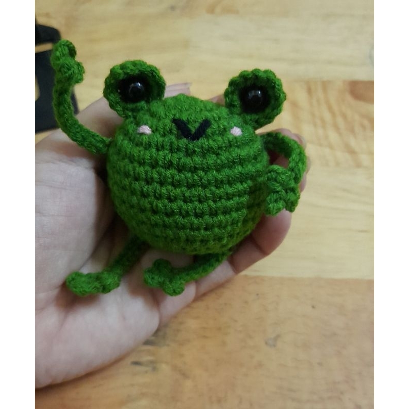 Móc khóa len ếch ú chân dài | Shopee Việt Nam