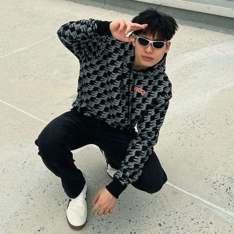 Áo Nỉ Mũ BOO Unisex In Tràn Họa Tiết logo BOO Essential Fall | Shopee ...