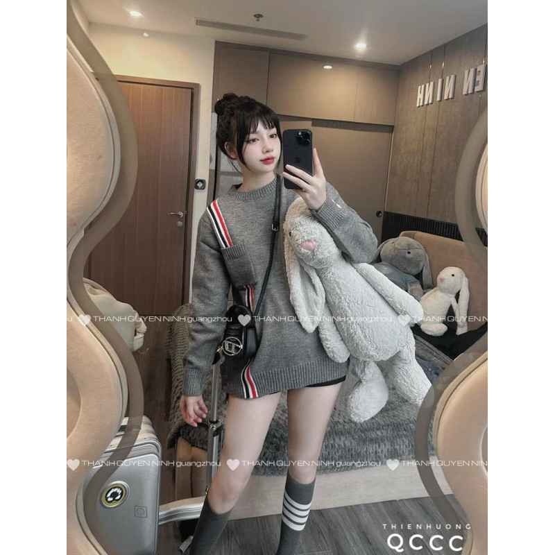 Áo len thom cổ tròn kèm tất | Shopee Việt Nam