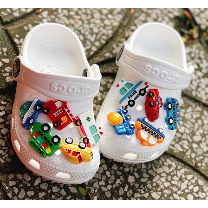 SET CHARM, STICKER 10 XE Ô TÔ GẮN DÉP SỤC, DÉP CROCS | Shopee Việt Nam