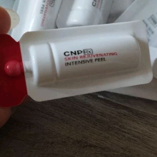 1 ống peel CNP tái tạo sâu trắng căng da rõ rệt ko bong tróc Sample 2 ...