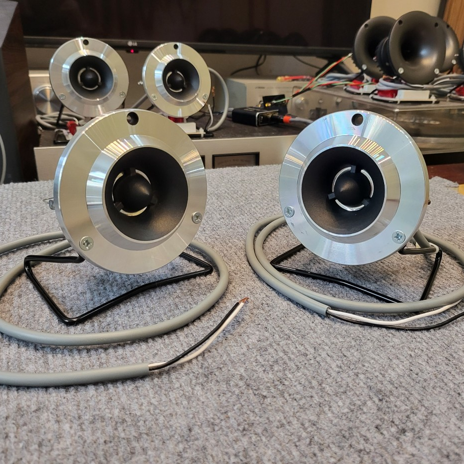 Loa siêu trép Pioneer P103 có công tắc 3 chế độ nghe, đầy đủ chân đứng ...