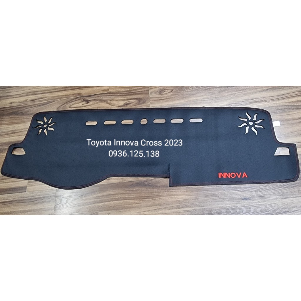 Innova Cross 2023 - Thảm taplo da vân cacbon Toyota Innova Cross 2023 ...