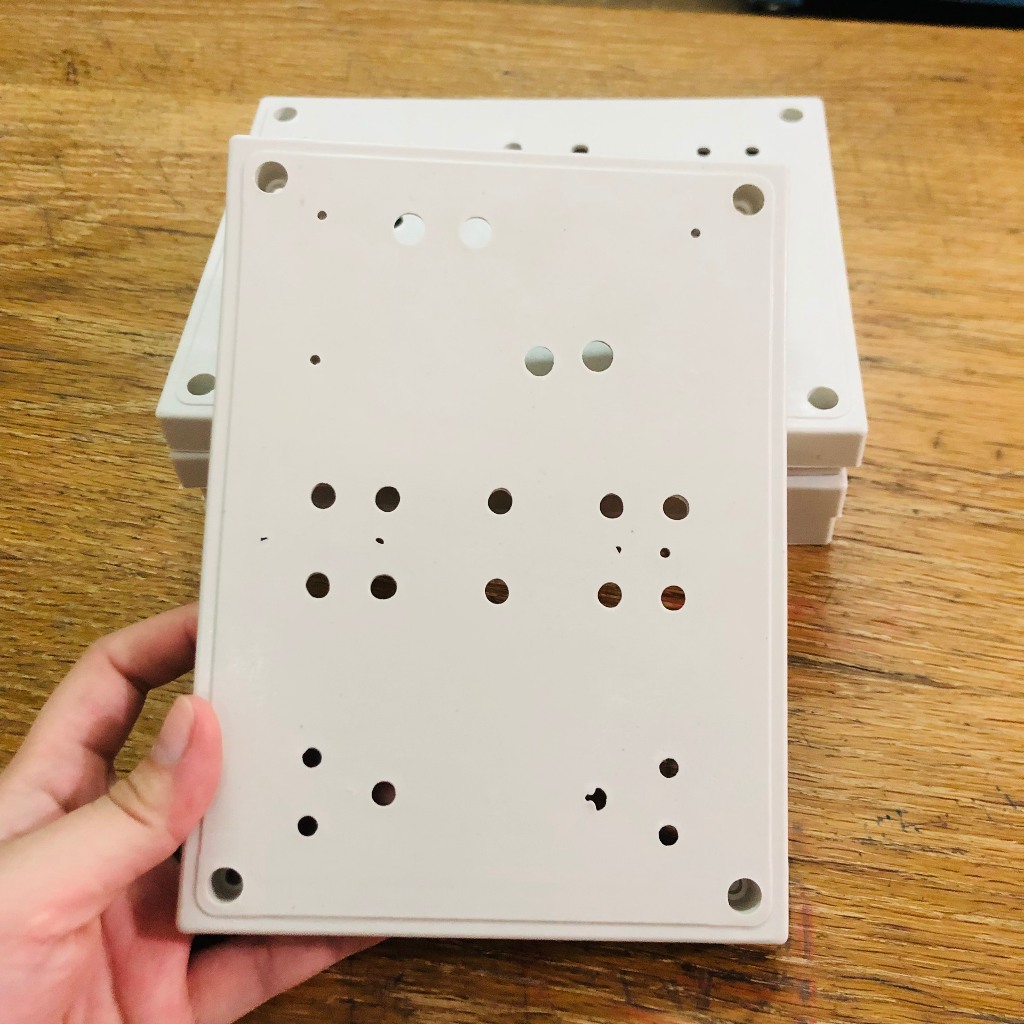 Bảng điện nhựa - Bảng Táp Lô (Taplo) Nhựa 18x13 - MHL | Shopee Việt Nam