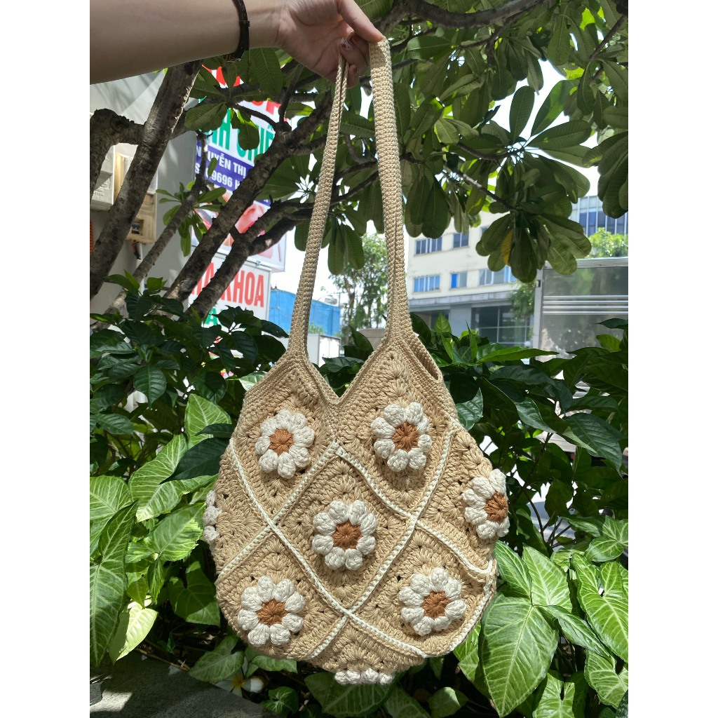 Túi len ghép hoa handmade by Chanuri Crochet | Shopee Việt Nam