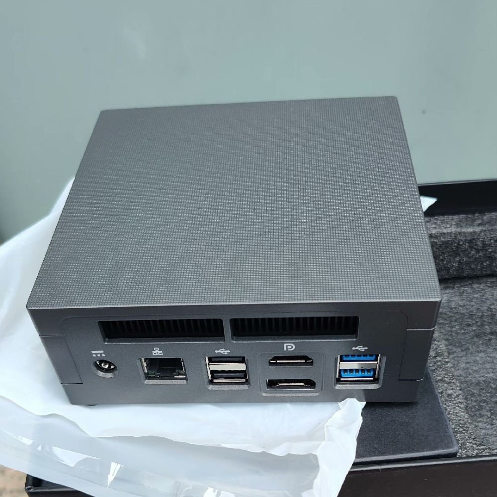 Mini pc chạy AMD Ryzen 7 2700u tích hơp GPU vega 10 rất mạnh làm văn ...