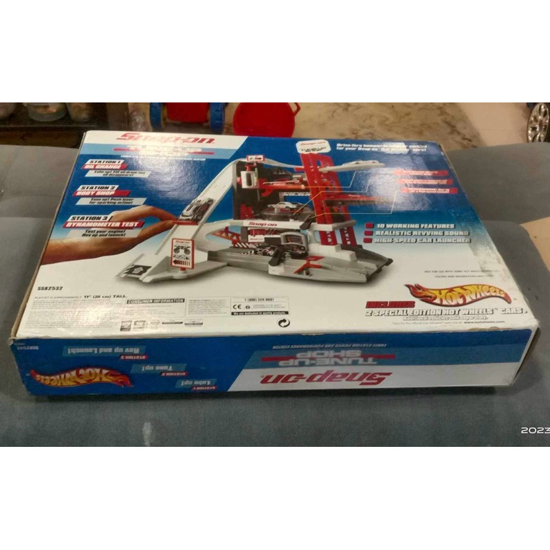 Hot Wheels Snap On Playset (Including Nissan Skyline R32 + Toyota ...