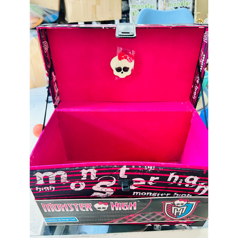 Hộp Monster High Fangtastic Storage Trunk | Shopee Việt Nam