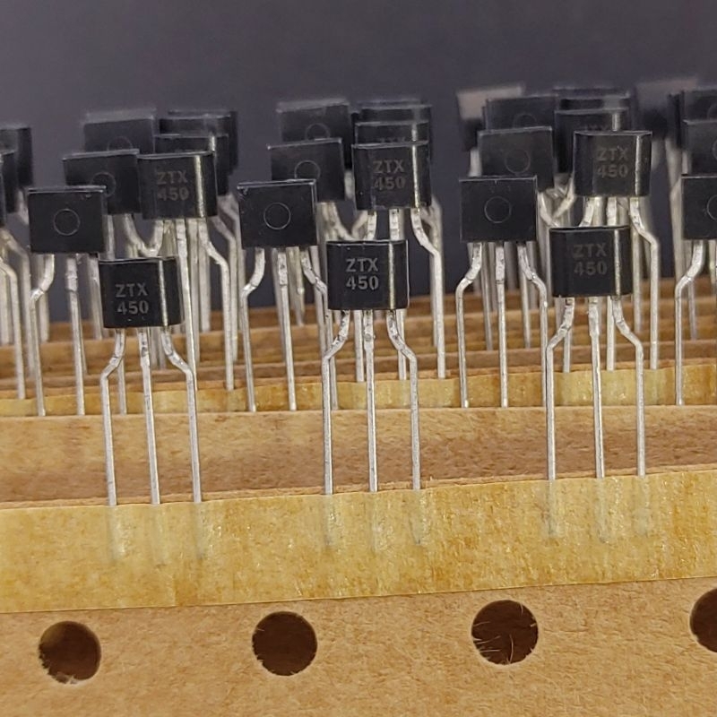 Transistor bán dẫn ZTX450 NPN, ZTX550 PNP 45V 1A | Shopee Việt Nam