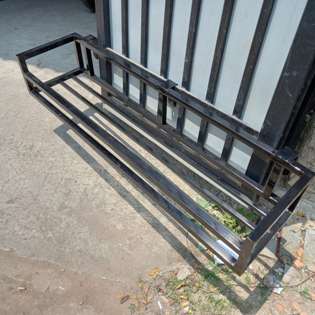 Kệ sắt treo ban công Dài 100cm, Rộng 25cm, Cao 15cm, thép hộp 20mm ...