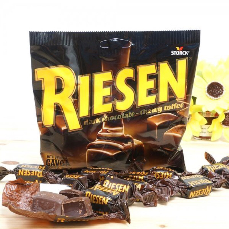 Kẹo socola đen nhân mềm Chewy Toffee Riesen 105g | Shopee Việt Nam