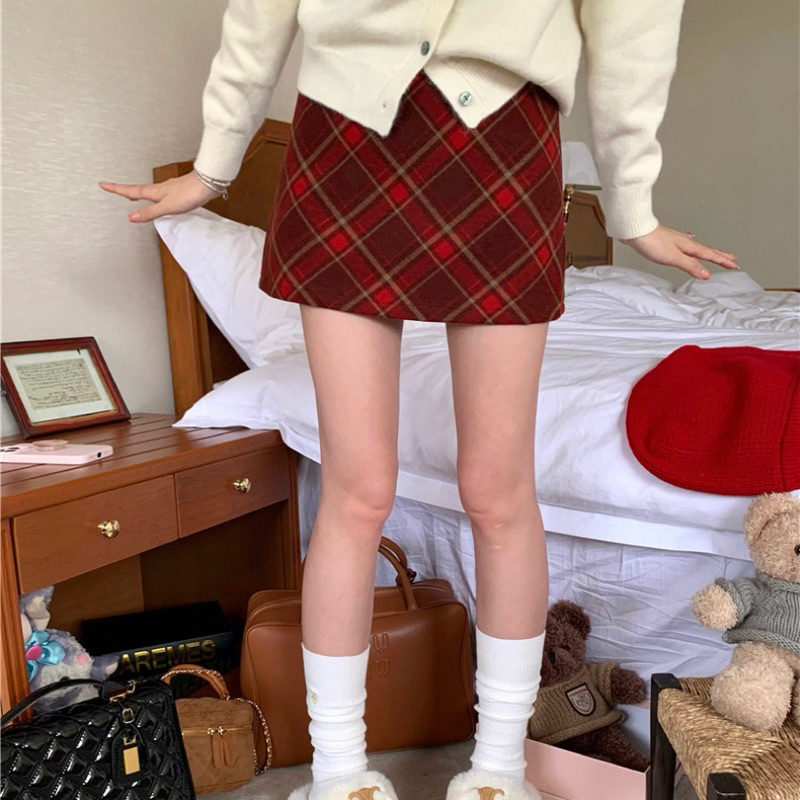 Chân Váy Dạ Đỏ Dáng Ngắn Red Caro Skirts Nổi Bật Bling Phong Cách Hàn ... Chân Váy Dạ Đỏ Dáng Ngắn Red Caro Skirts Nổi Bật Bling Phong Cách Hàn ...