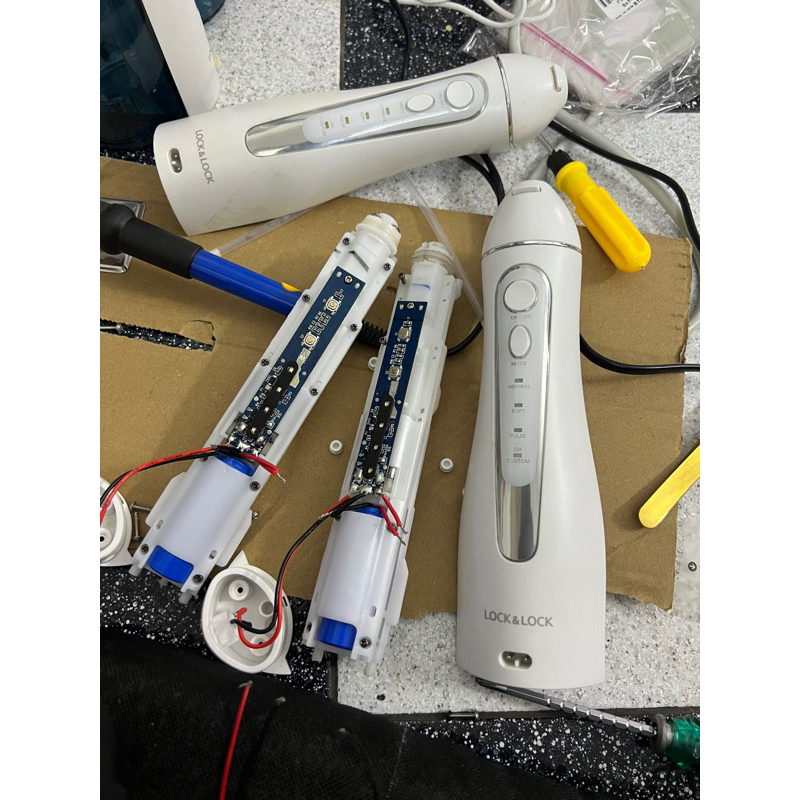 Phụ kiện tăm nước lock & lock ENR156BLU cũ tháo máy pin, mô tơ, bộ bơm ...