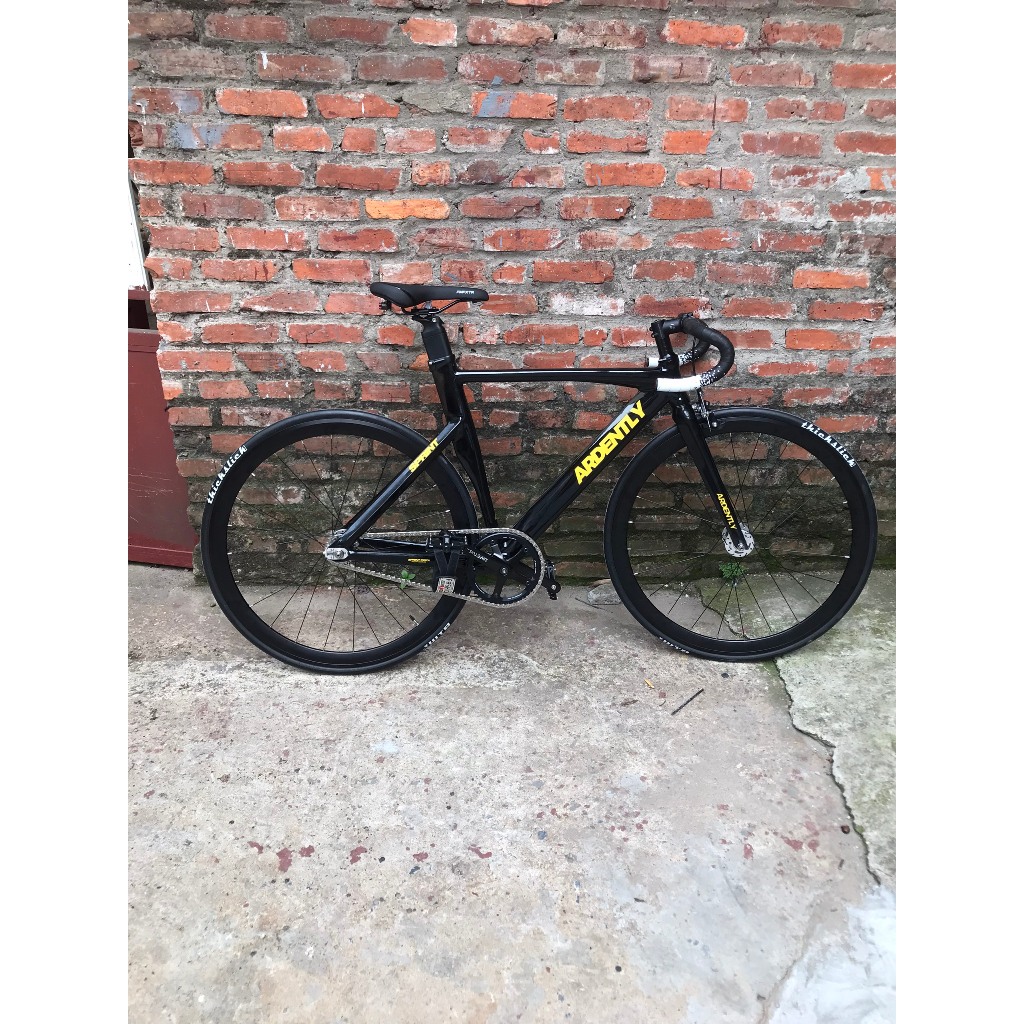 Khung xe đạp fixed gear Ardently Sprint càng carbon siêu nhẹ | Shopee ...