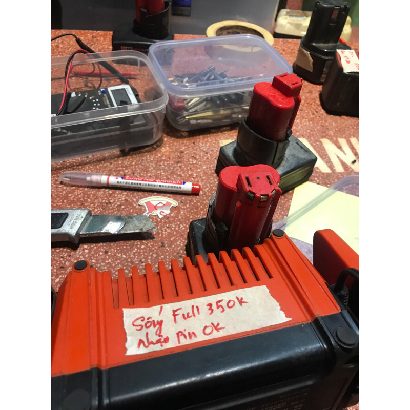 pin sạc black decker sống full chức năng có áp nhận pin OK 18v | Shopee ...