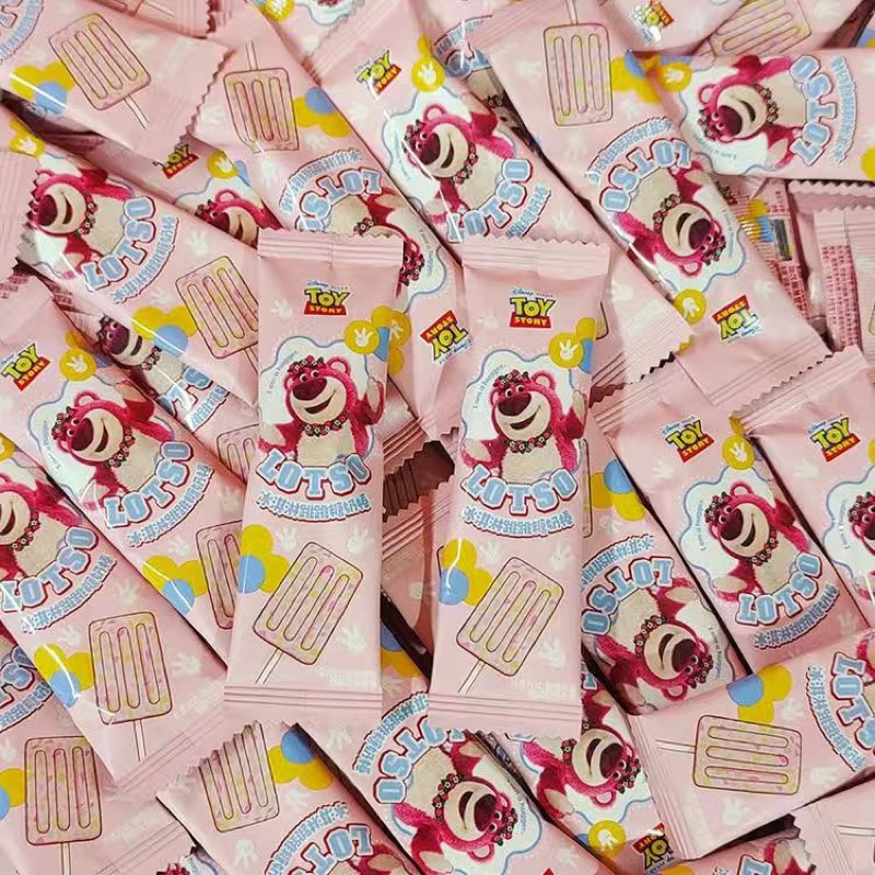 [ Chính hãng Disney- Sẵn- Lẻ 1c] Kẹo mút sữa bò gấu dâu Lotso mix vị ...