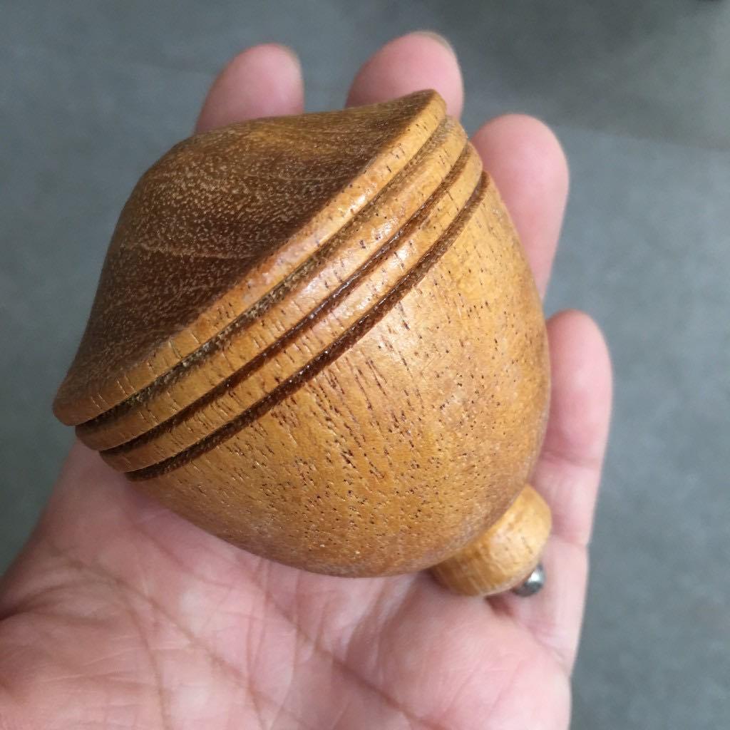 Con cù quay Tặng kèm dây Bông vụ bằng gỗ | Shopee Việt Nam