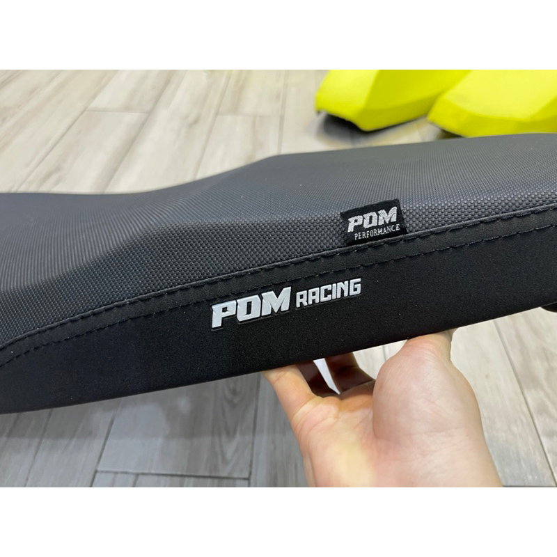 Da yên logo Pom Racing V1 các dòng xe | Shopee Việt Nam