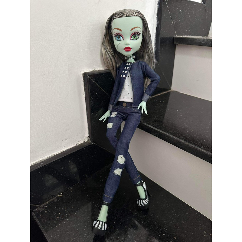 Búp bê Monster High Frightfully Tall 17 Inch Frankie Stein | Shopee ...