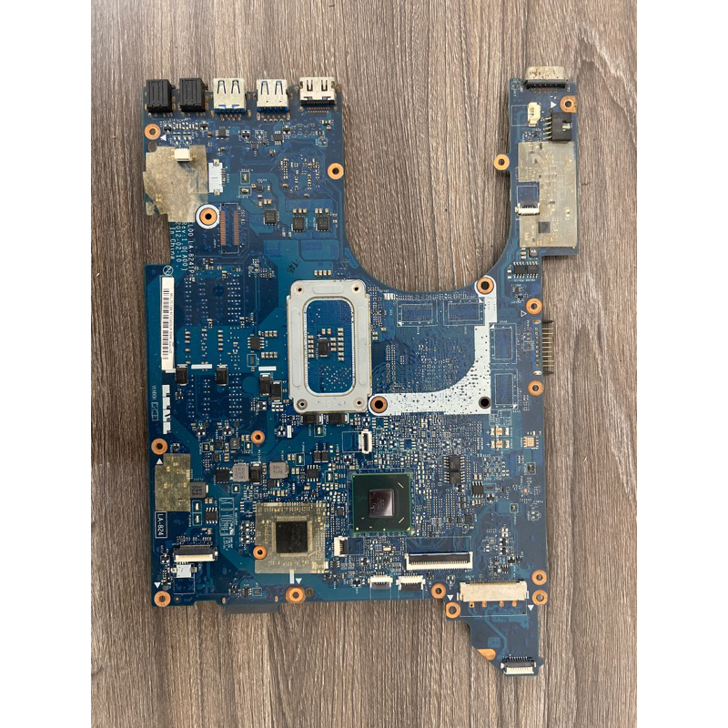 Main dell Vostro 3560 3660 5520 7520 gen 3 Vga rời main zin hoạt động ...