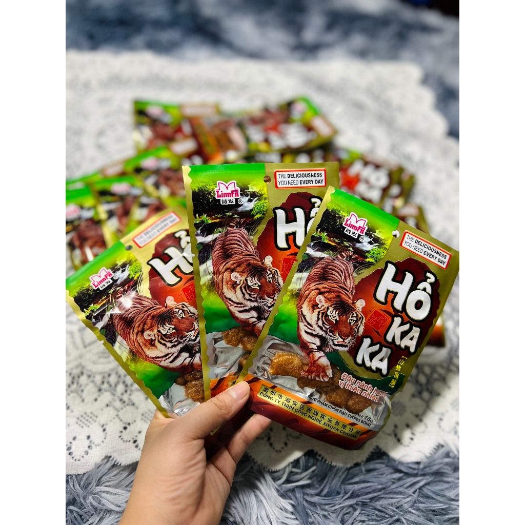 Thịt hổ Kaka, snack miếng cay thịt hổ ăn vặt tuổi thơ (gói 18g) 10 gói ...