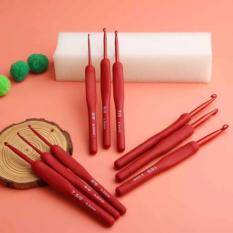 kim móc len cán nhựa màu đỏ dễ sử dụng | Shopee Việt Nam