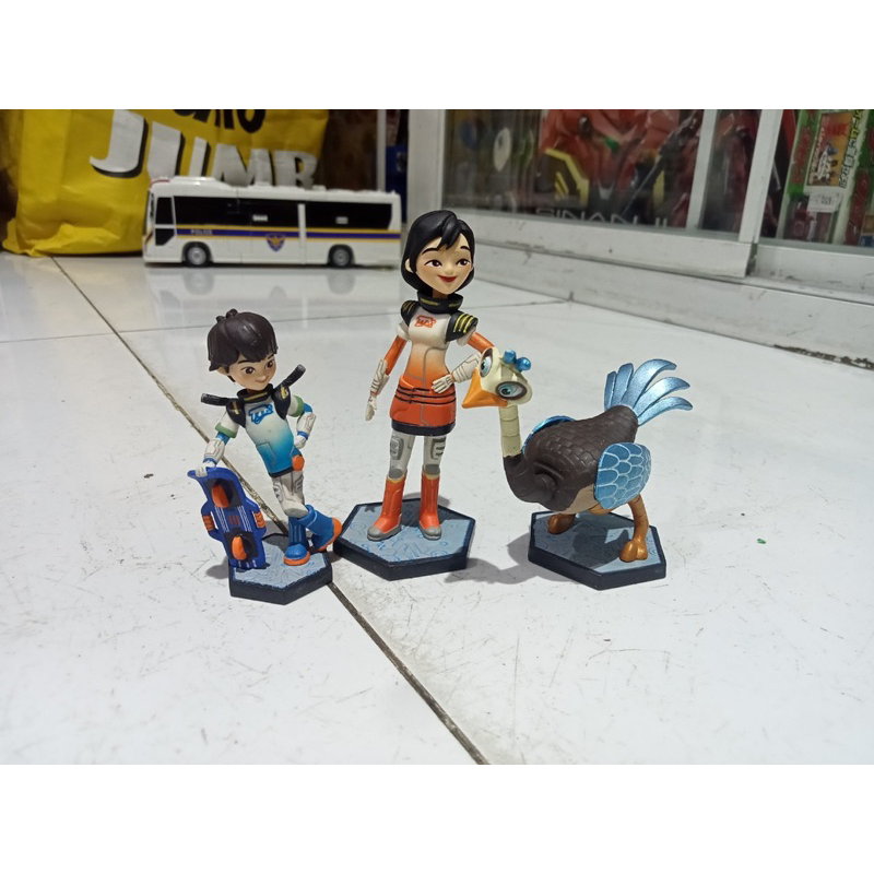 Mô hình topper Disney Junior Miles from Tomorrowland MERC Loretta Leo ...