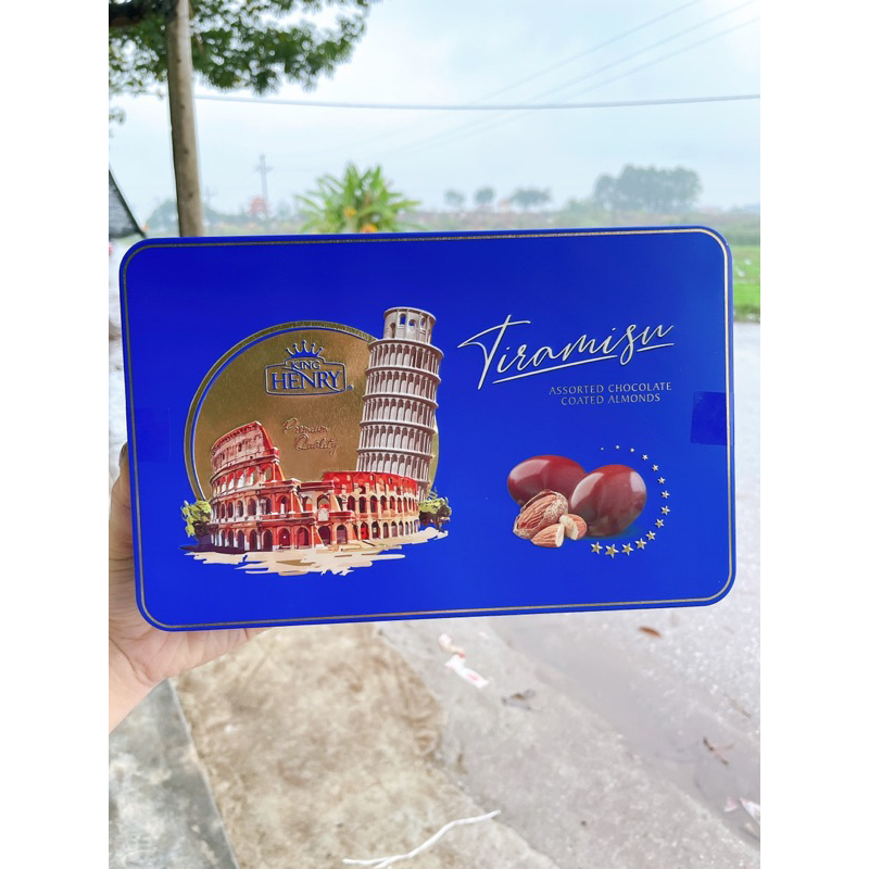 kẹo tinamisu hộp vuông thiếc 250g | Shopee Việt Nam