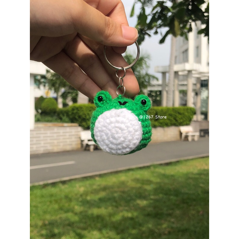 Móc khoá ếch bằng len dễ thương (Ảnh shop chụp) | Shopee Việt Nam