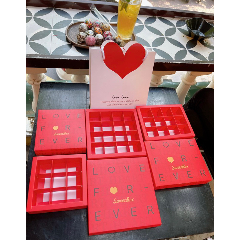hộp socola đỏ love kèm túi | Shopee Việt Nam