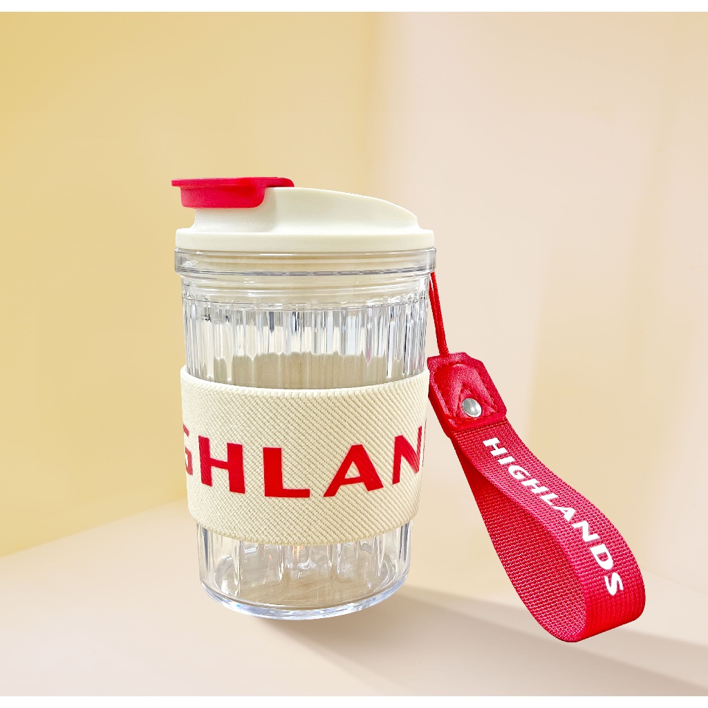 LY NHỰA HIGHLANDS COFFEE CÓ QUAI 420ML | Shopee Việt Nam