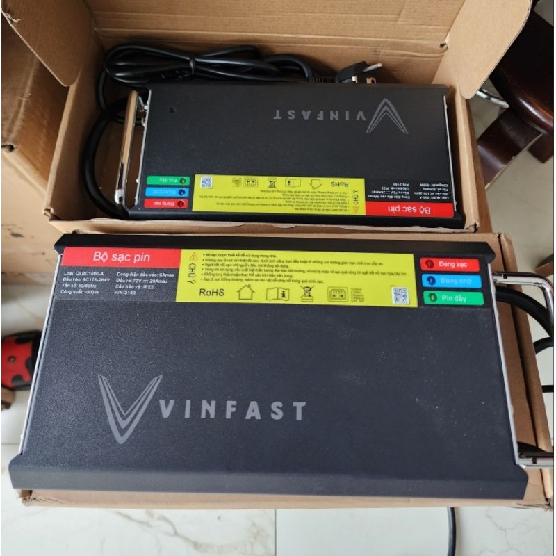 Sạc nhanh pin xe máy điện Vinfast LFP 1000w | Shopee Việt Nam