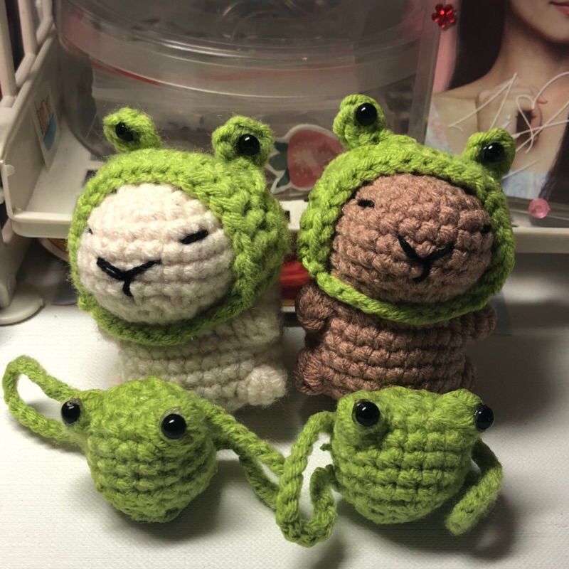 Capybara Đội Mũ Ếch Móc Len | Shopee Việt Nam