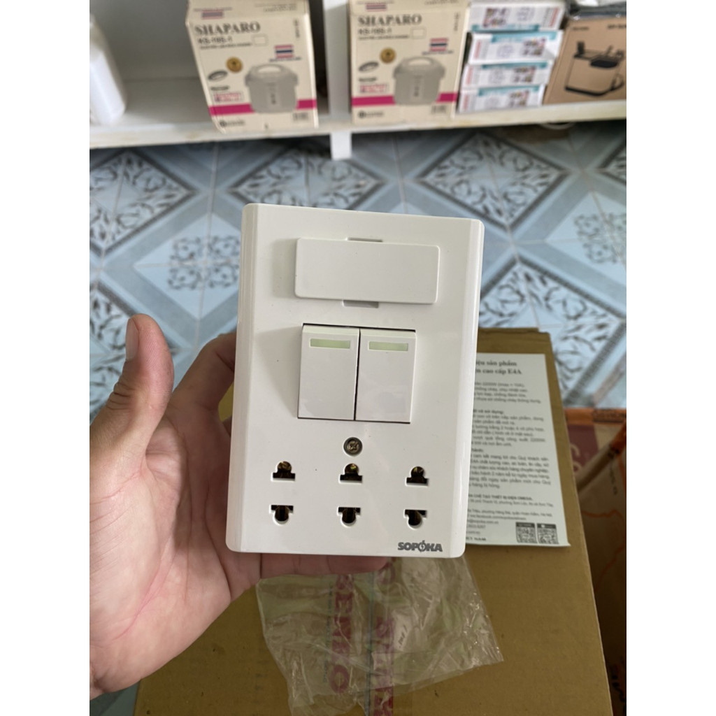 Bảng Điện - TapLo Điện Sopoka - TapLo giả Âm - Công Tắc Có Ổ Cấm ...