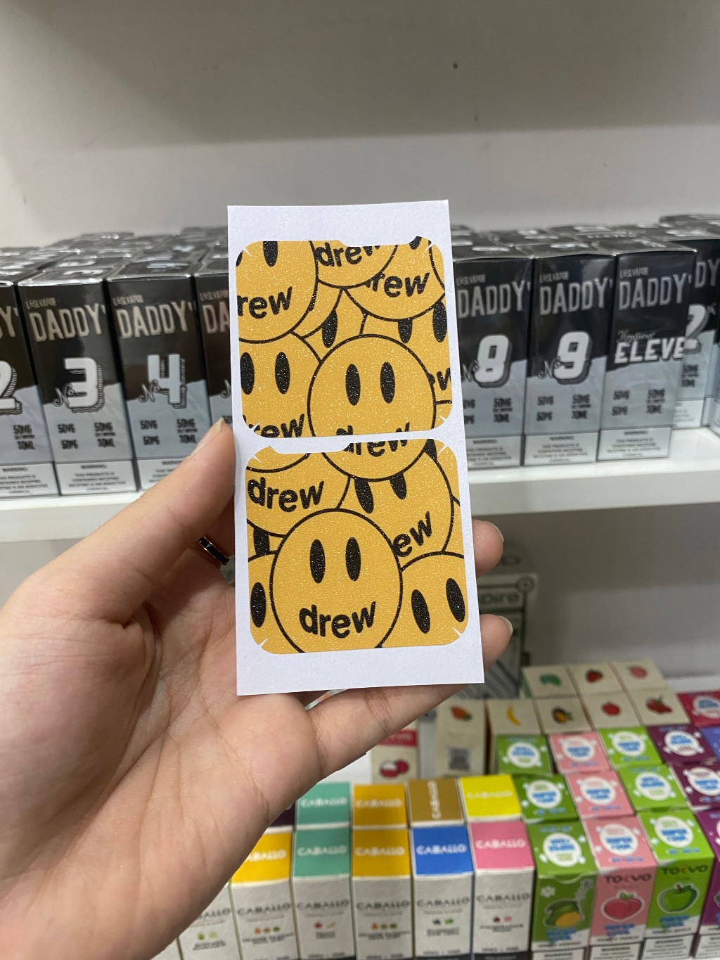 Miếng dán skin in hình DREW phủ kim tuyến cho dòng máy Rill X, Xlim Pro ...
