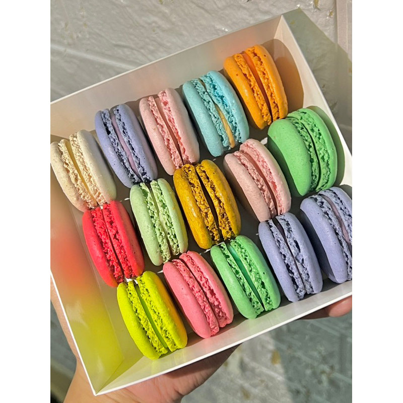 HỘP 15 BÁNH MACARONS SIZE LỚN mix vị | Shopee Việt Nam