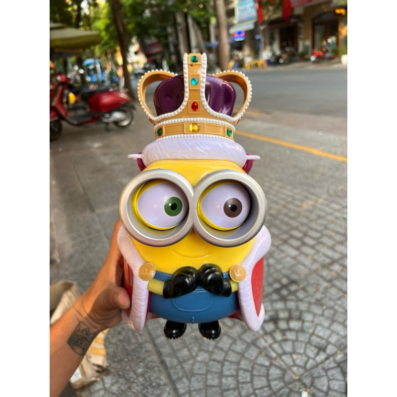 Hộp Bắp Minion King Bob 2Hand | Shopee Việt Nam