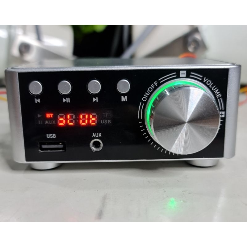 âm ly mini tự động. công xuất ra 2 cổng 50w+50w. tặng kèm dây nguồn 12v ...