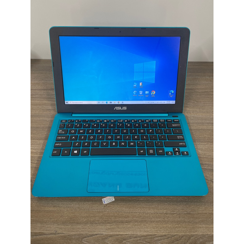 Laptop Asus E202S ram 2GB CPU N3050 1.60GHz SSD 128GB pin 4h tặng kèm ...