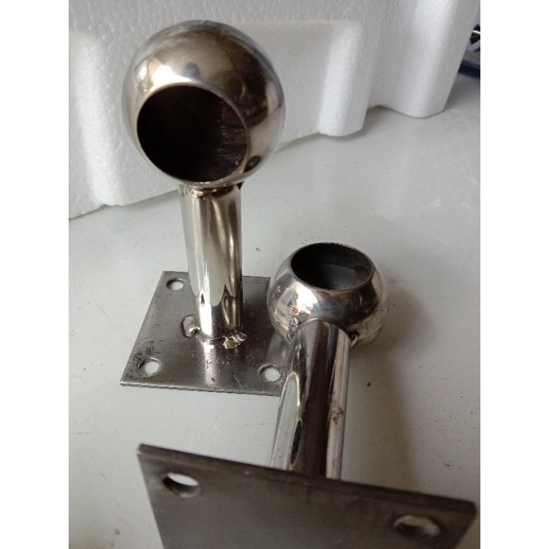 Combo 2 bass inox bắt tường , đế vuông gồm 2 cái dùng để treo màn ,làm ...
